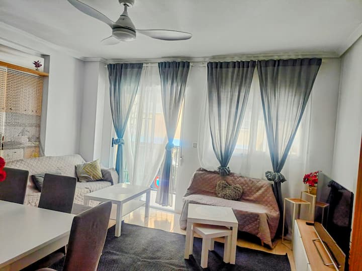 Piso En El Centro De Torrevieja A 5 Min Del Mar - Torrevieja