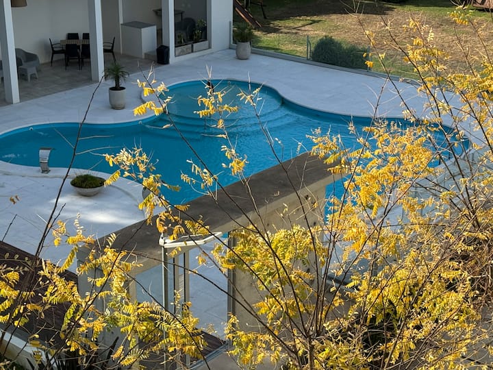 Departamento Céntrico Con Servicios Y Cochera - Pinamar