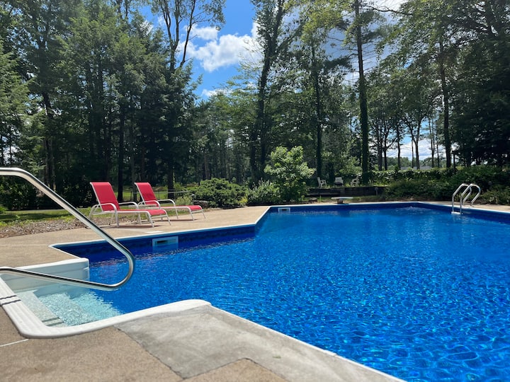 Lake George Vacation Rentals with a Pool - New York, United States | Airbnb