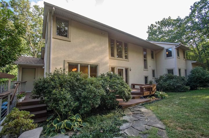 Hokie Treehouse - Blacksburg