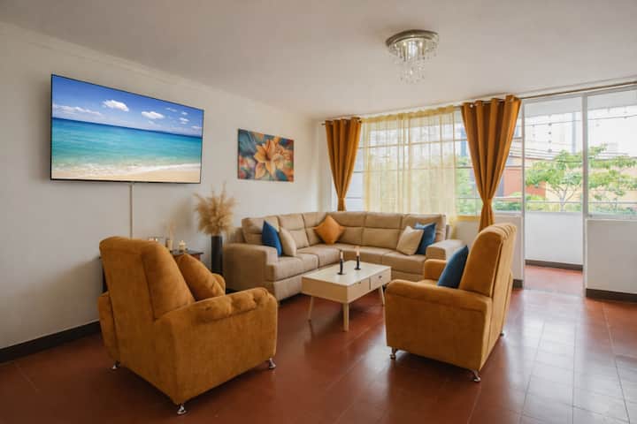 Central, Safe, Cheerful, Supermarkets, Spacious - Medellín