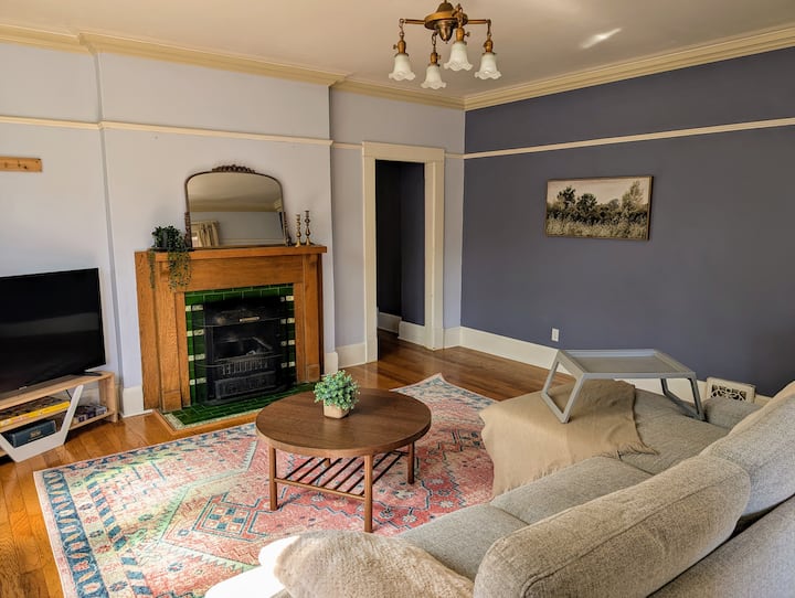 Victorian Oak Bay Oasis - Victoria