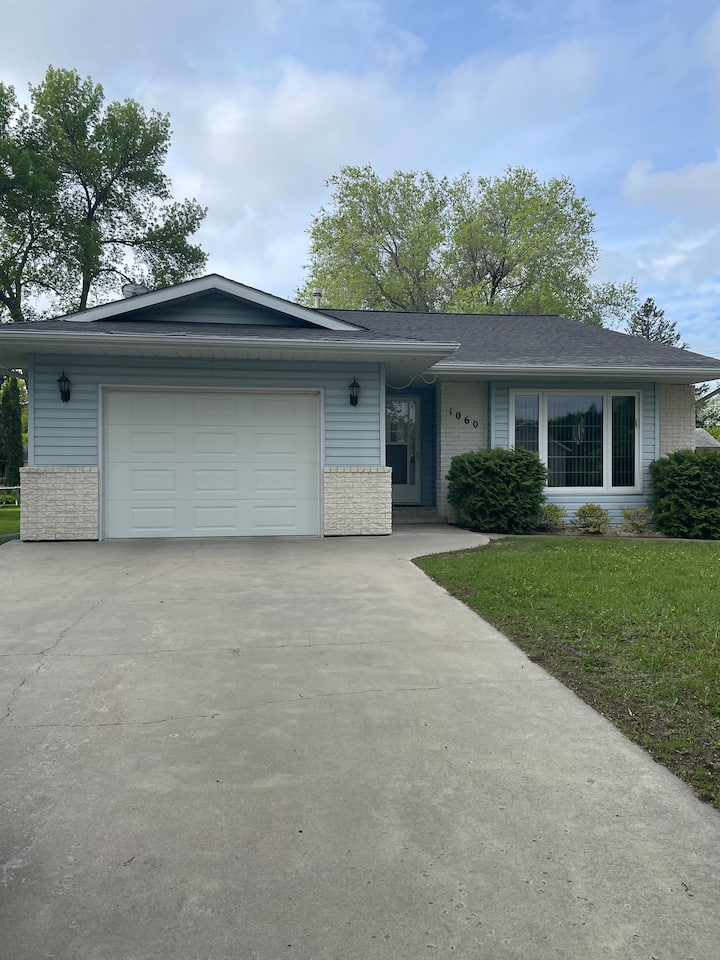 The Wall’s Guest Home - Morden