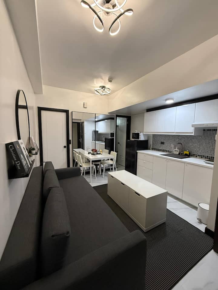 Modern & Cozy Condo In Makati - Makati