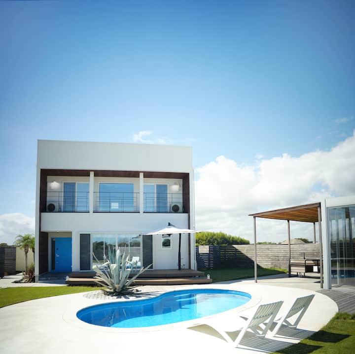 【九十九里の高級広々ガーデンヴィラ】春の房総でととのう旅｜Bbq・サウナ（水風呂はプール）・焚き火 - 東金市