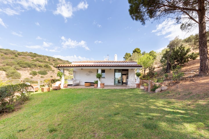 Villa Mafi - Spaziosa, Vista Mare + Parcheggio - Villasimius