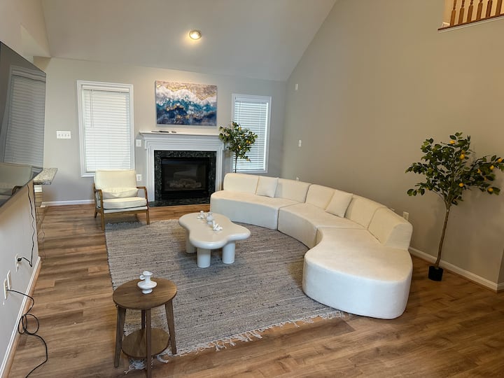 Luxury 6 Bedroom Home For Large Groups With Gamerm - Lake Anna, VA