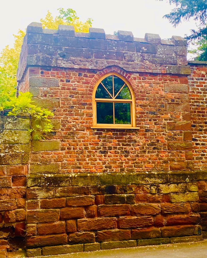 The Secret-historic, Private Garden & Free Parking - Cheshire