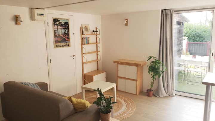 T2 Avec Terrasse Rue Privée Parking Gratuit - Anglet