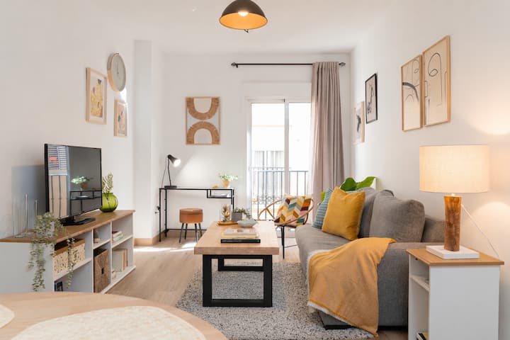 C21 Trendy 2 Bdr & Parking - Málaga