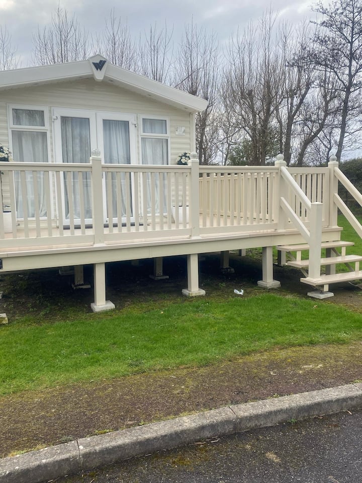 The Perfect Family Caravan - Burnham-on-Sea