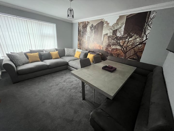 3 Bed Home In York - York