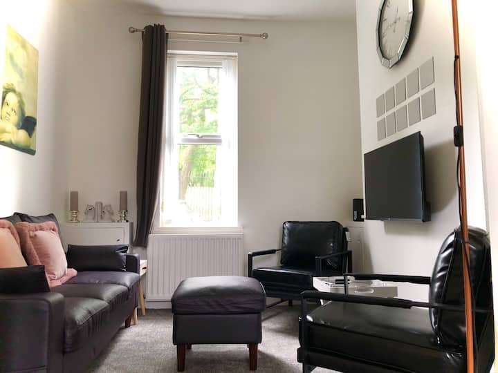 Park View Green In Tourist Hotspot - Belfast