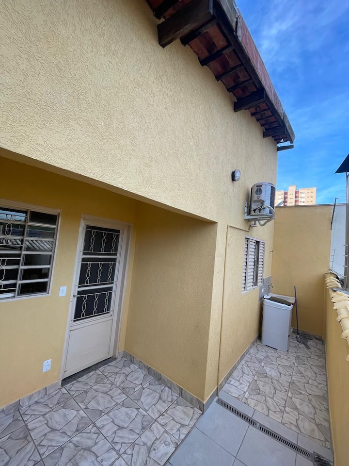 Apto 4 Central Próximo Shopping - Campo Grande