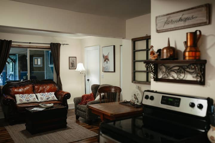 Farm Suite: Sauna And Cold Shower - Quadra Island