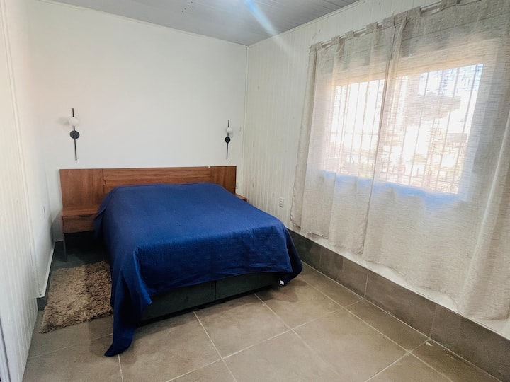 Quarto - Ar Condicionado E Garagem - Porto Alegre