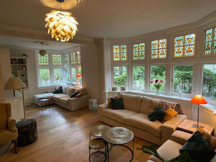 Ruime Karakteristieke Villa - Hilversum