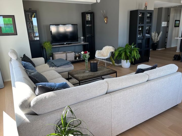 Stor Og Ny Utsiktsleilighet - Alesund