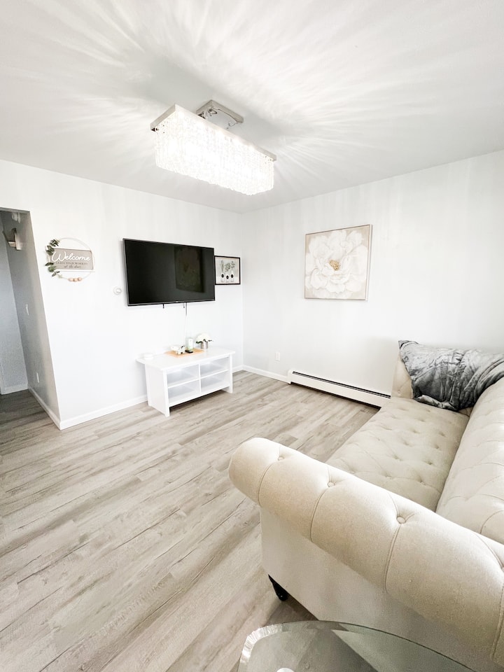 Elegant Suite 9 - Anchorage, AK