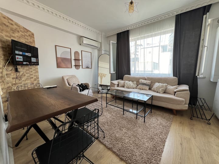 7 Taksim In Kalbi Cihangir De Bohem Daire - Beykoz