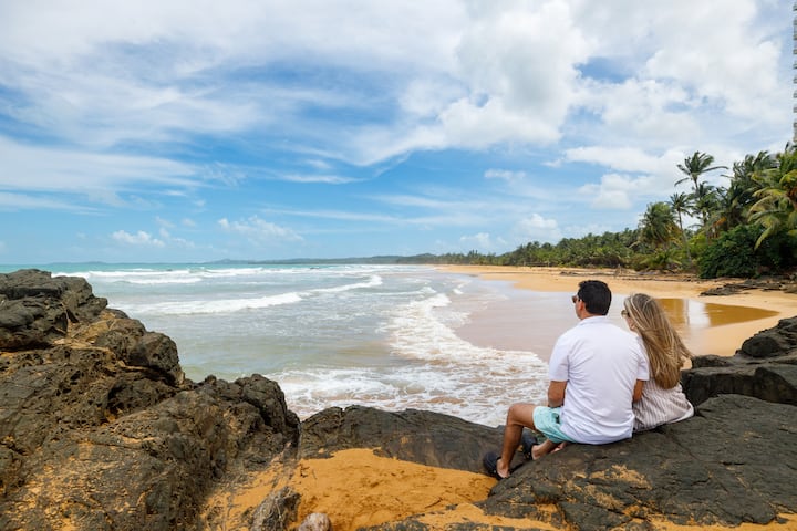 Stylish Beachfront Condo +Pkg +Wifi +2 Queens - Puerto Rico