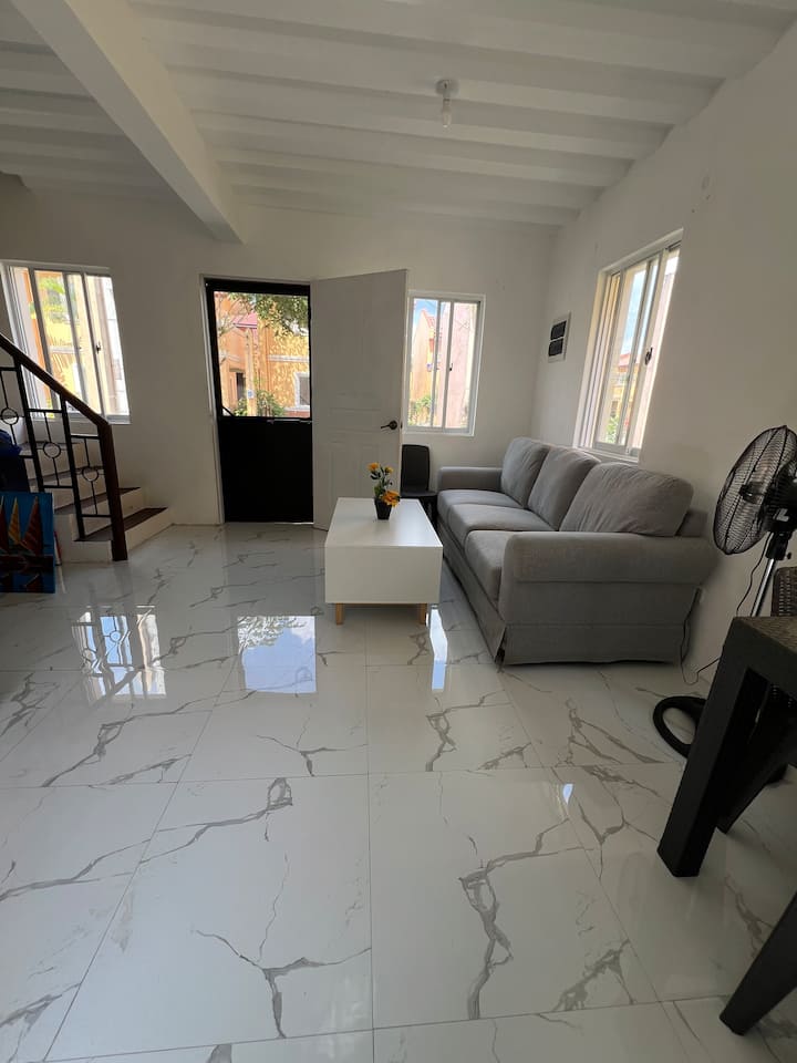 Anika’s Transient House -