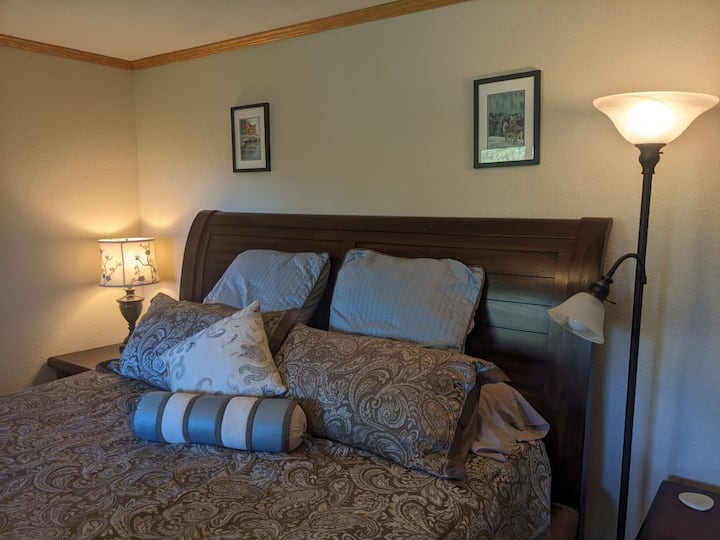 Large Corner Bedroom, 11 Mi To Red Rocks - Morrison, CO