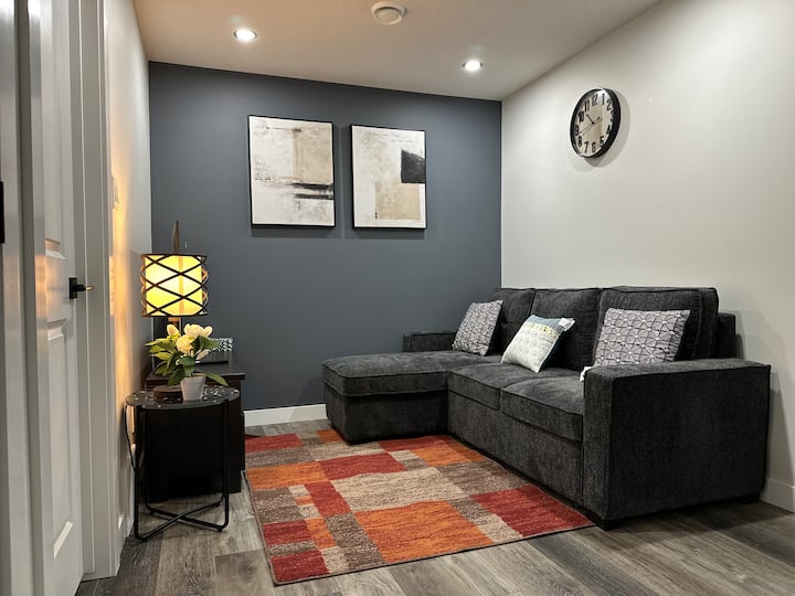 Modern Basement Oasis-sw Edmonton-15min To Airport - Canada
