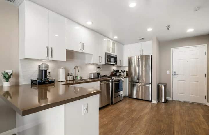Modern 2 Story Retriet Ocean 2 Bd Apt Sm - Santa Mónica, CA