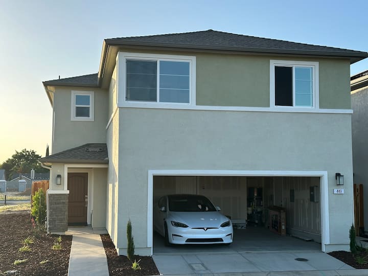 Relocation Specialists Lux Home - Turlock, CA