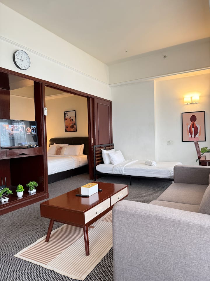 Luxhouz Service Suite At Times Square Kuala Lumpur - 