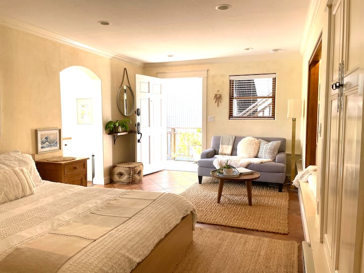 Stylish + Cozy Studio Apt.  Stroll Downtown - San Rafael, CA