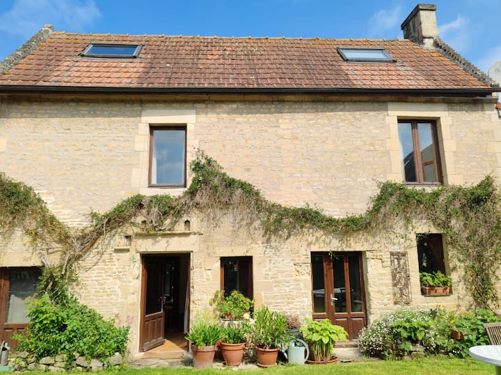 Chambres D'hôtes
2 Couples - Bernières-sur-Mer