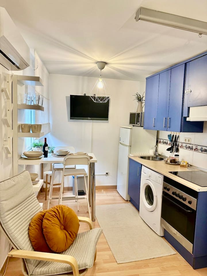 Bonito Y Acogedor Estudio En El Céntro De Madrid - Madryt