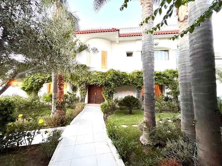 Luxueuse Villa De 1100 M2 à 500m De La Plage - Tanger
