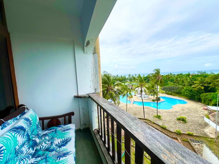 Beachfront Studio2: Clear Seaview/ Gym - Diani Beach