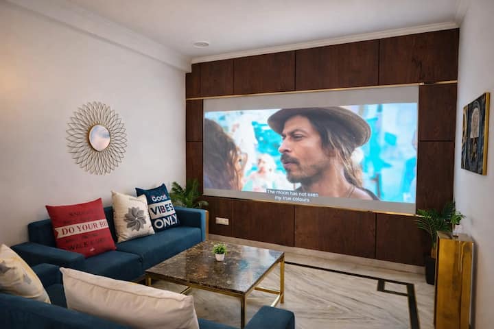 30. 2bhk, Projector Screen, Pvt Balcony, Homestay - Gurugram
