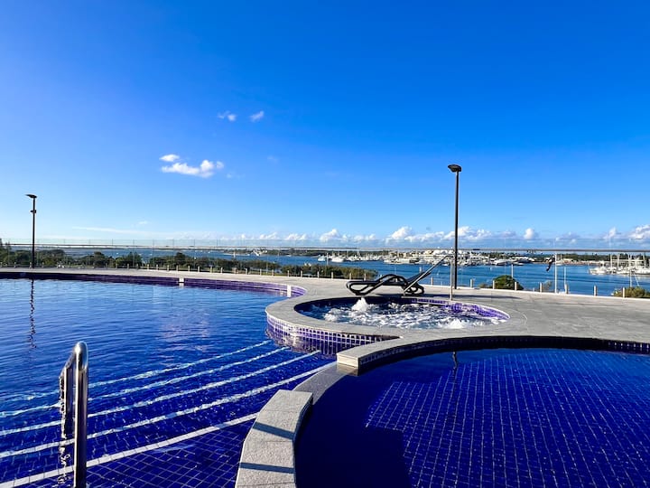 Ocean View Family Apt Pool, Sauna,gym&spa - Gold Coast