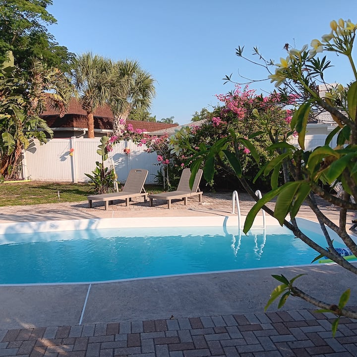 The Lodge House - Palm Harbor, FL