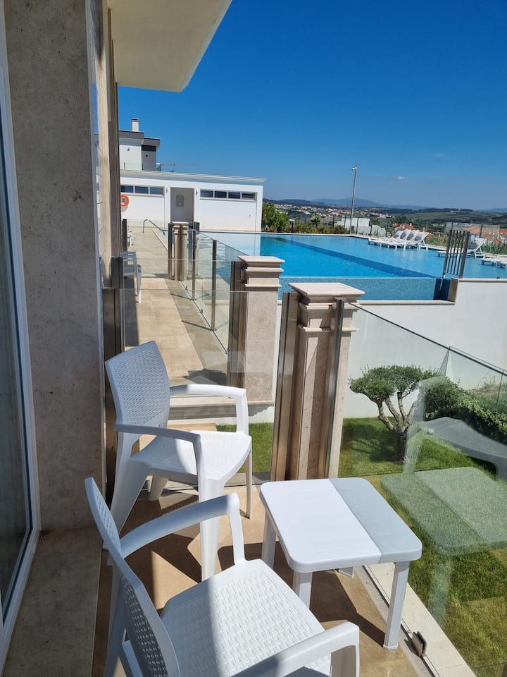 Ocean View Apartments - Balcony & Side View - Lourinhã