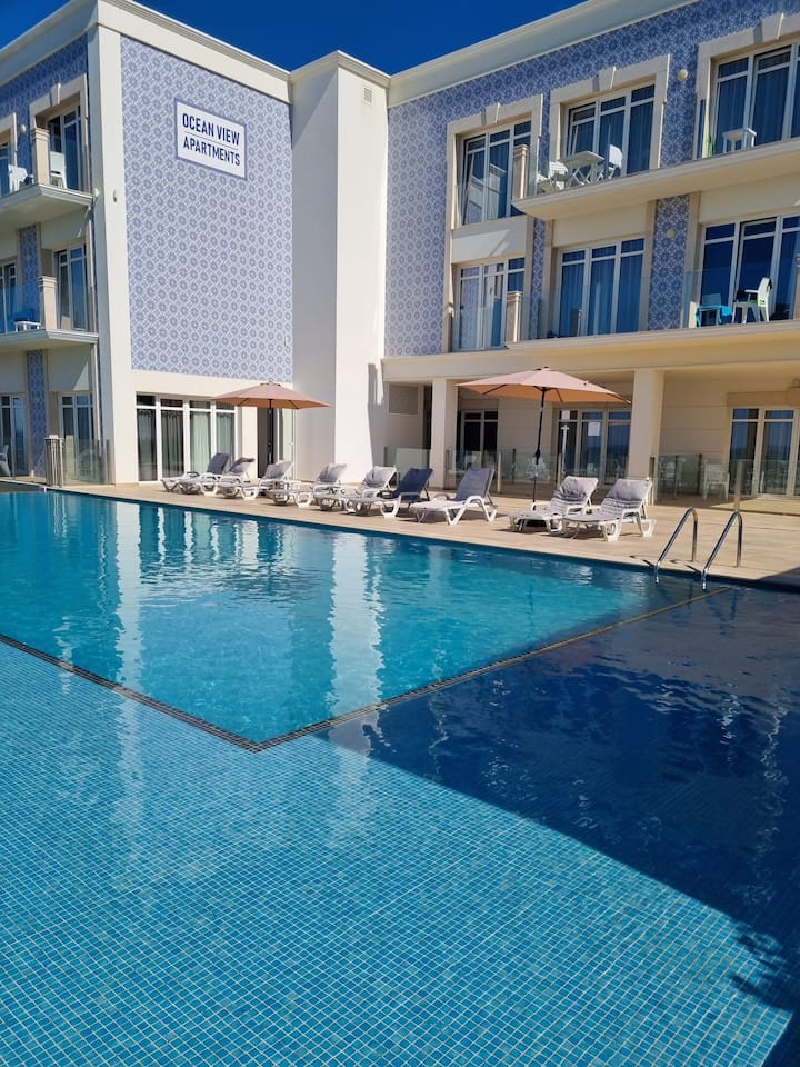 Ocean View Apartment - Balcony, Pool & Beach View - Lourinhã