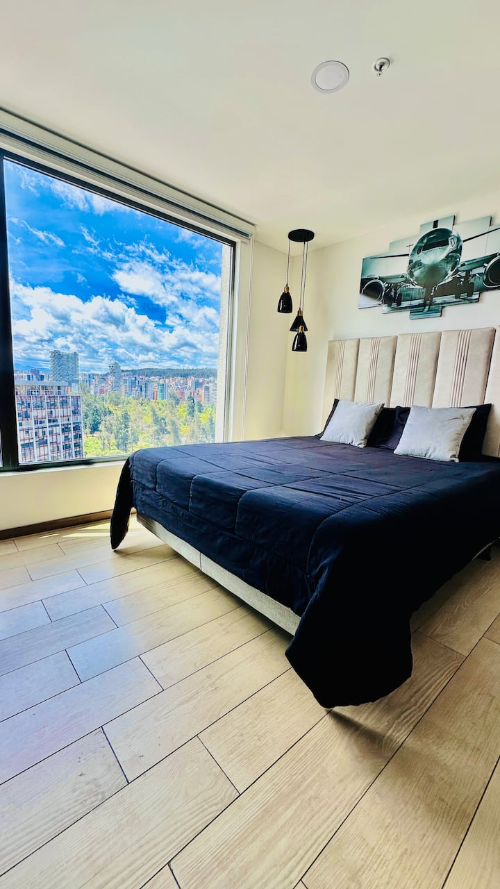 Estudio De Lujo Con Vista Al Parque - Quito
