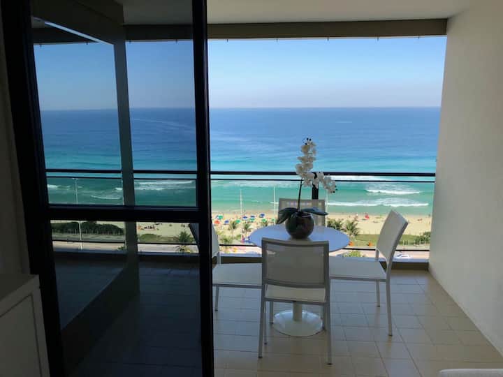 Apto 2 Quartos Em Frente à Praia - Rio de Janeiro