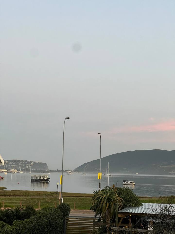 Romantic Haven With Hot Tub In The Heart Of Knysna - Knysna