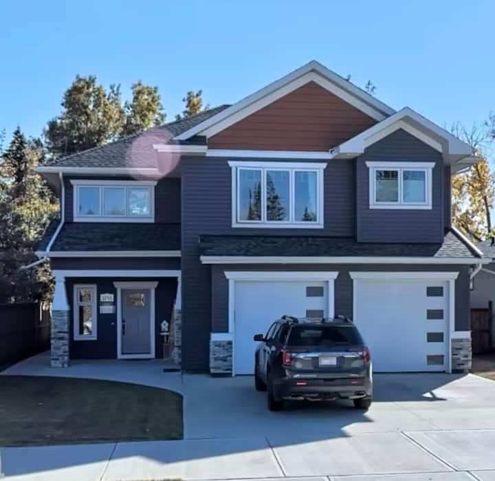 2 Suites, Lake Haven Of Rest- Whole House - Sylvan Lake, AB