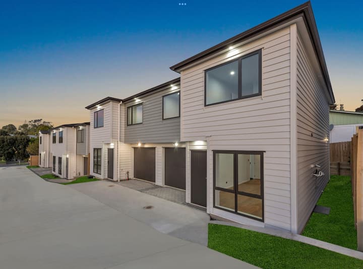 4 Bedroom Holiday Home Howick #5 - Beachlands