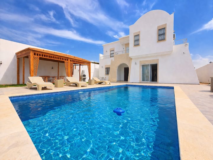 Luxe Villa + Private Pool & Bbq - Djerba