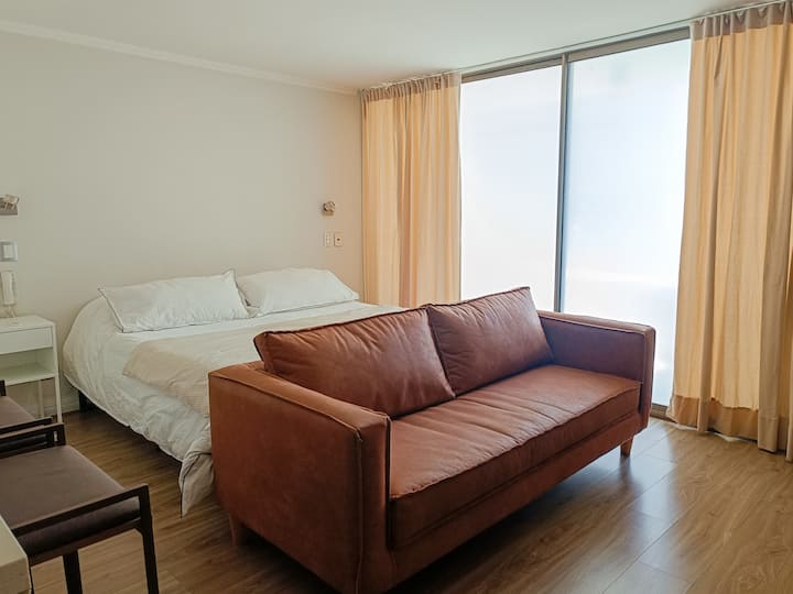 Moderno Y Cómodo Departamento - Vitacura