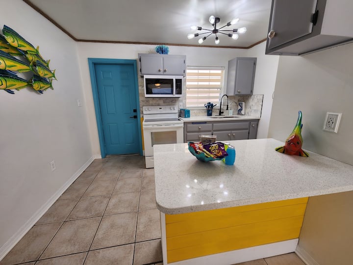Cozy Clearwater ~1bd- Beaches- Pet Friendly - Clearwater