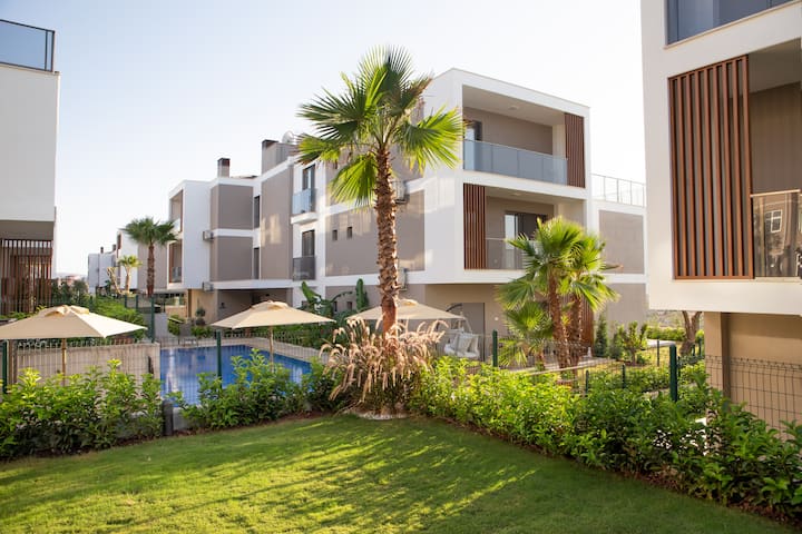 Loca Twin I 1+1 50 M2 Bahçe,havuz,güvenlik,spor - Alaçatı